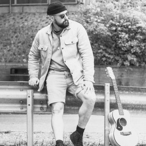 Ad Penman | Singer Guitarist East Yorkshire | Alive Network