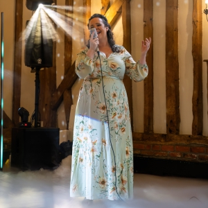 Hayley Sings | Solo Singer With Tracks Essex | Alive Network
