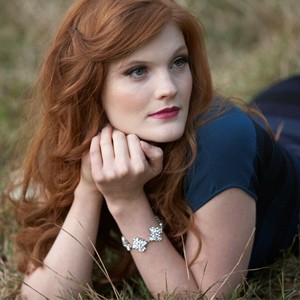Hayley Louise | Solo Classical Soprano Singer Surrey | Alive Network