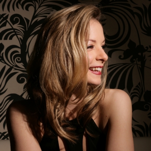 Emily Rose | Classical Crossover Soprano Buckinghamshire | Alive Network