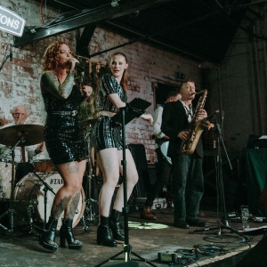 Floodgate | Rock and Pop Function Band West Midlands | Alive Network