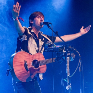 Nick Arthur | Solo Singer-Guitarist & Beatboxer Surrey | Alive Network