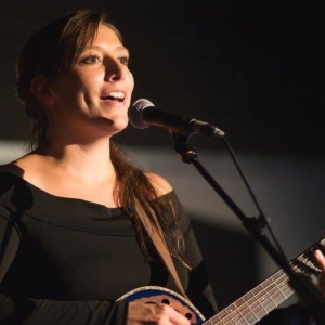 Vivian | Solo Singer-Pianist and Guitarist Derbyshire | Alive Network