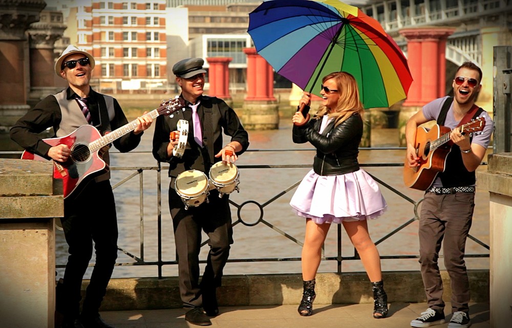 Roaming Bands & Roving Musicians For Hire - Alive Network