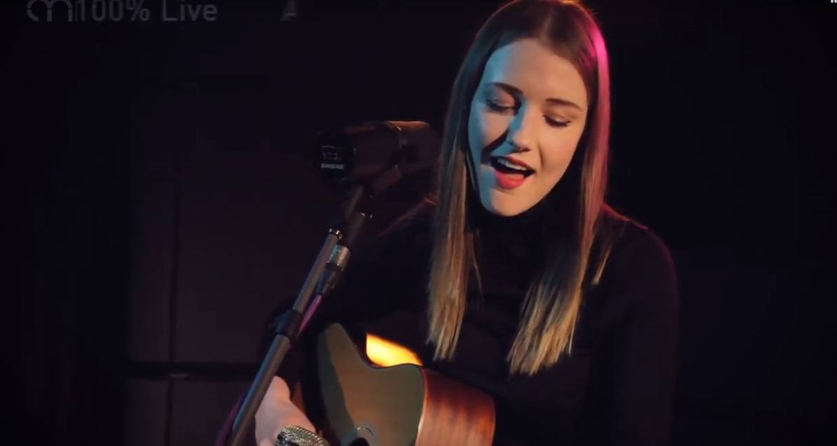 Sian Summers | Solo Singer/ Guitarist Nottinghamshire | Alive Network